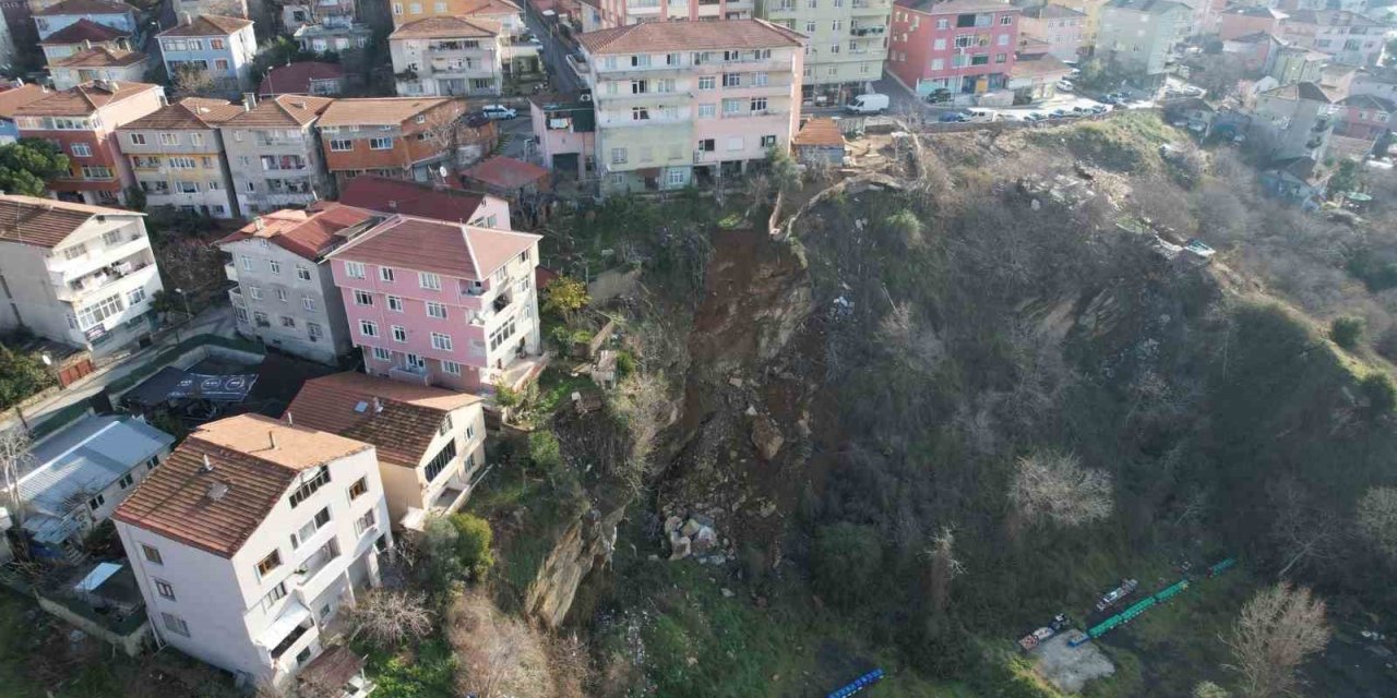 ÜSKÜDAR’DAKİ TOPRAK KAYMASI DRON İLE GÖRÜNTÜLENDİ